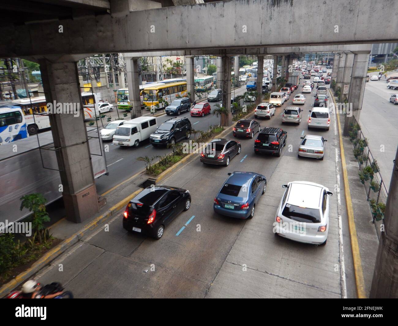 Jeepney traffic manila philippines hi-res stock photography and images ...