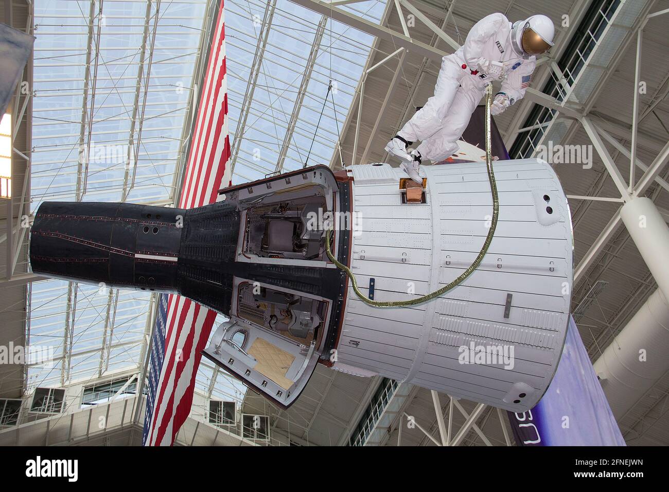 Gemini capsule hi-res stock photography and images - Alamy Gemini capsule hi-res stock photography and images - Alamy