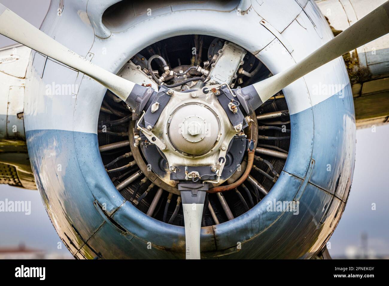 Antique airliner hi-res stock photography and images - Alamy