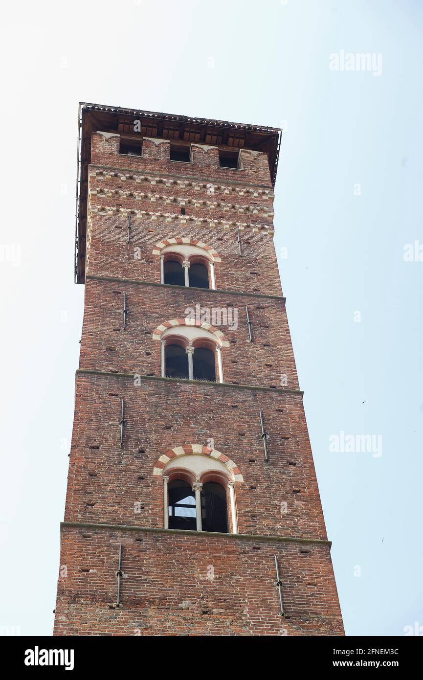 Asti piedmont square tower hi-res stock photography and images - Alamy