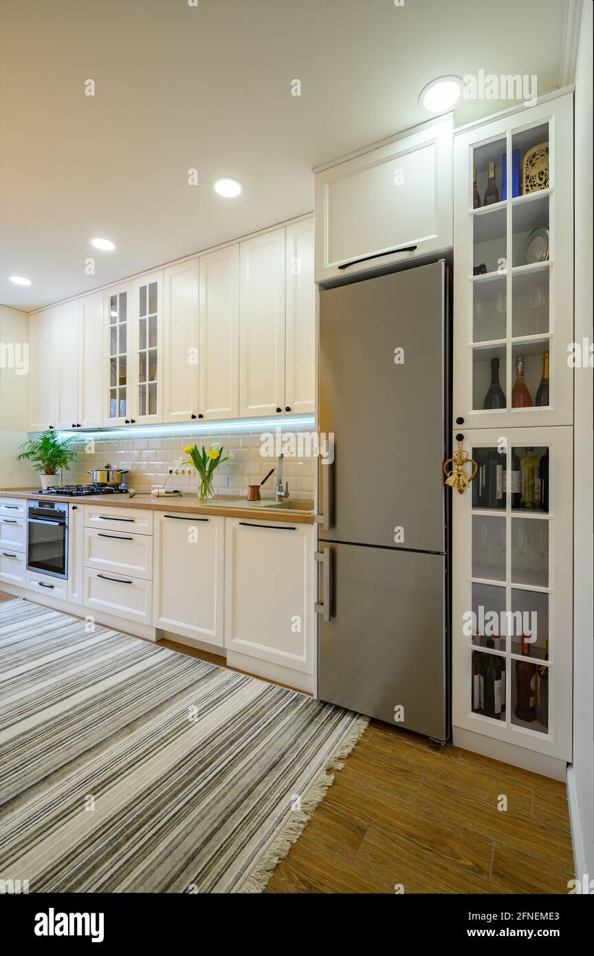 cozy modern well designed kitchen interior Stock Photo - Alamy