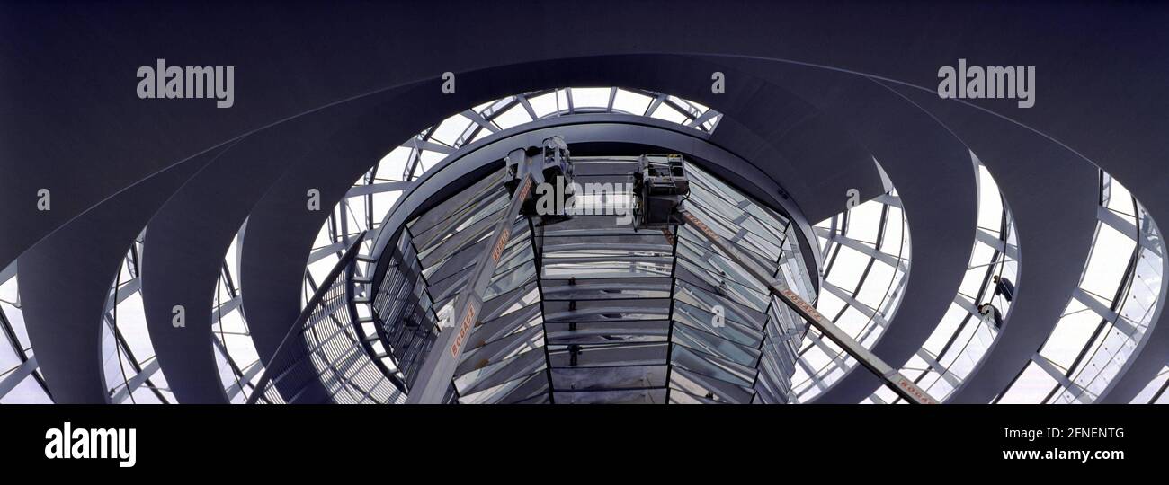 The German Bundestag begins its work in the federal capital Berlin on ...