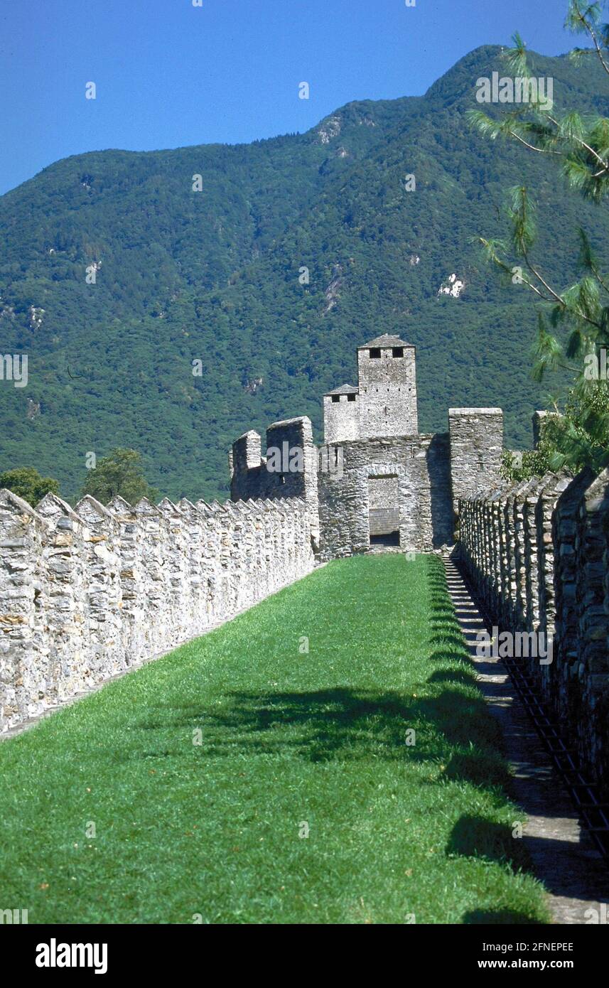 Castle in Bellinzona [automated translation] Stock Photo - Alamy