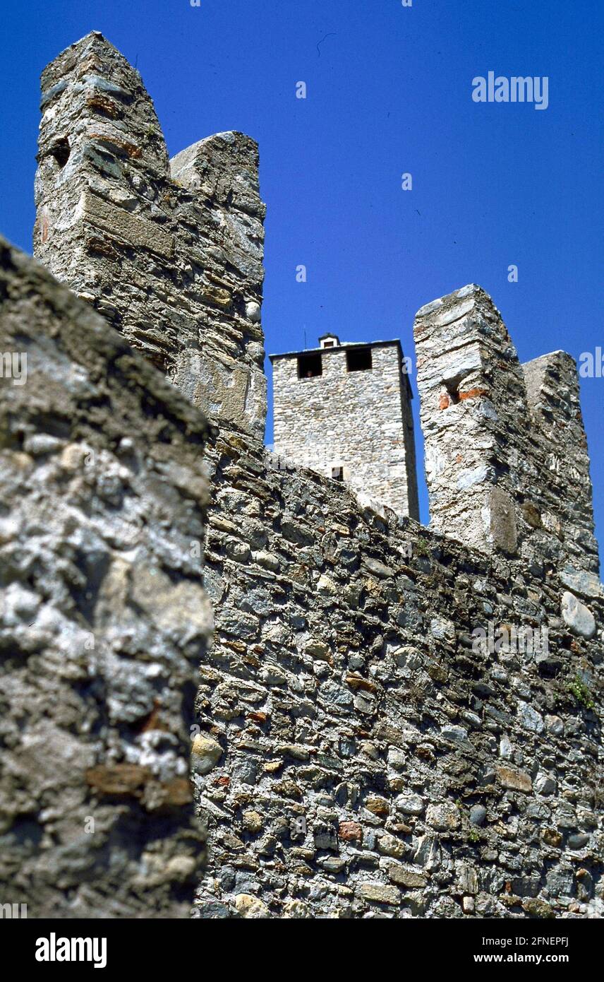 Castle in Ticino [automated translation] Stock Photo - Alamy