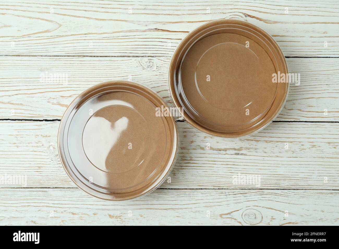 Empty paper bowls on hi-res stock photography and images - Alamy