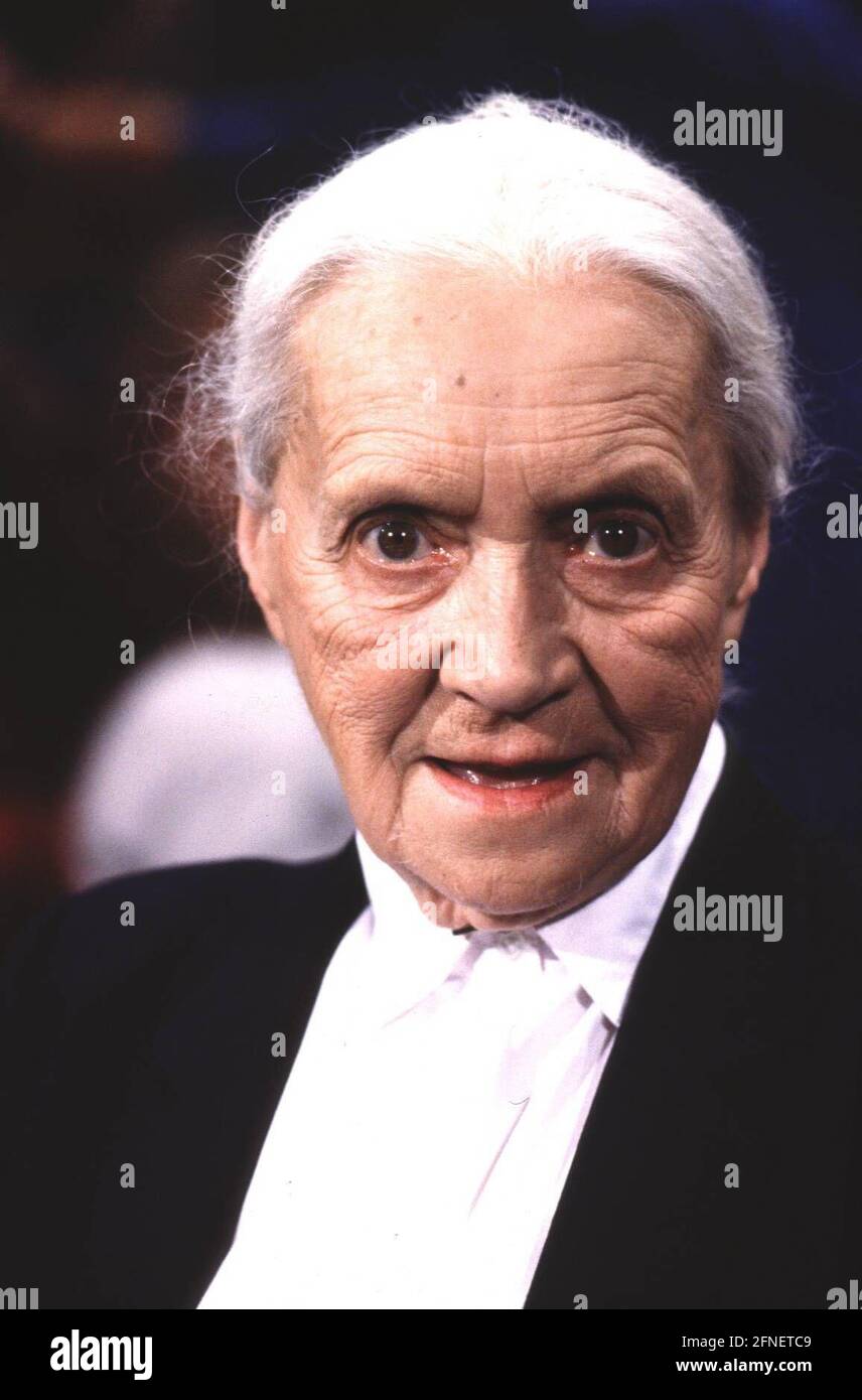 HEDWIG BOLLHAGEN is dead. The well-known ceramic artist died today ...