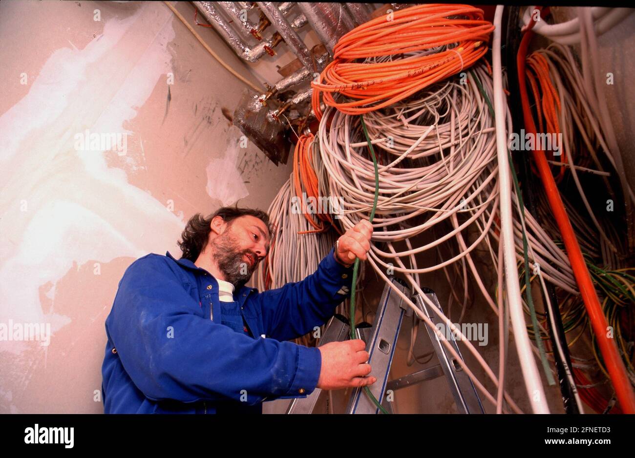 Laying cables hi-res stock photography and images - Alamy