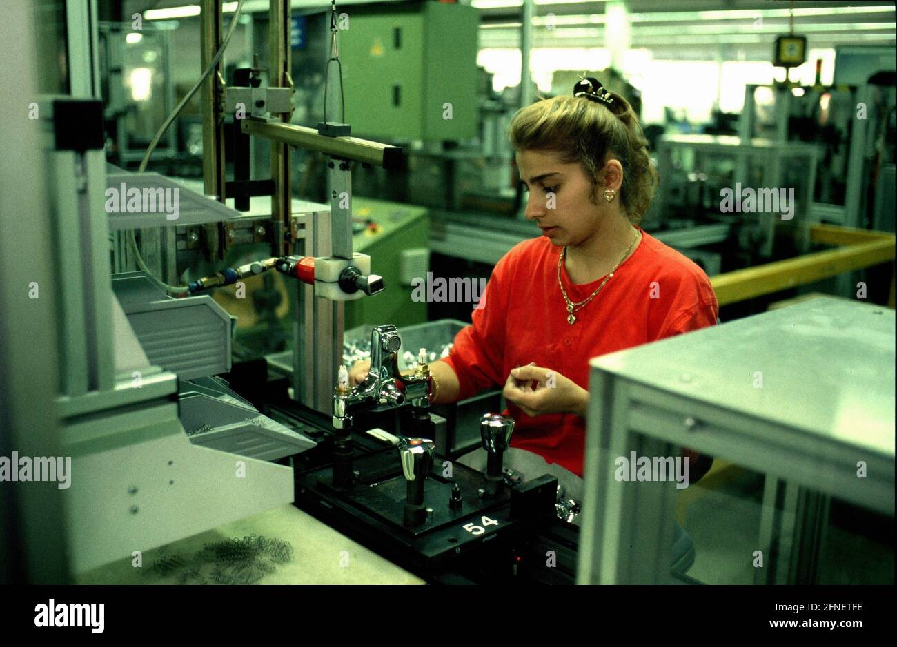 Production of sanitary fittings in final assembly at Friedrich Grohe AG ...