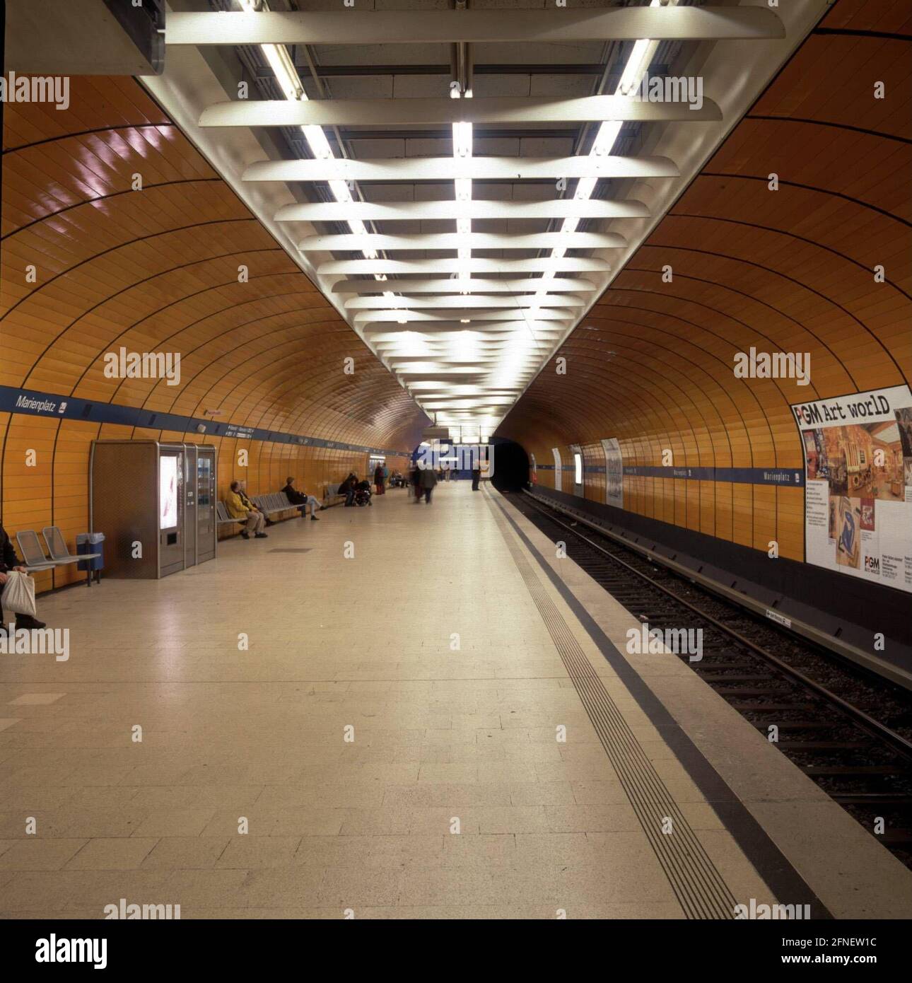 Munich marienplatz station hi-res stock photography and images - Alamy
