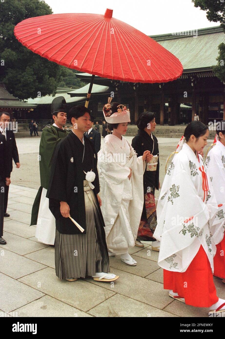Japanese wedding guests hi-res stock photography and images - Alamy