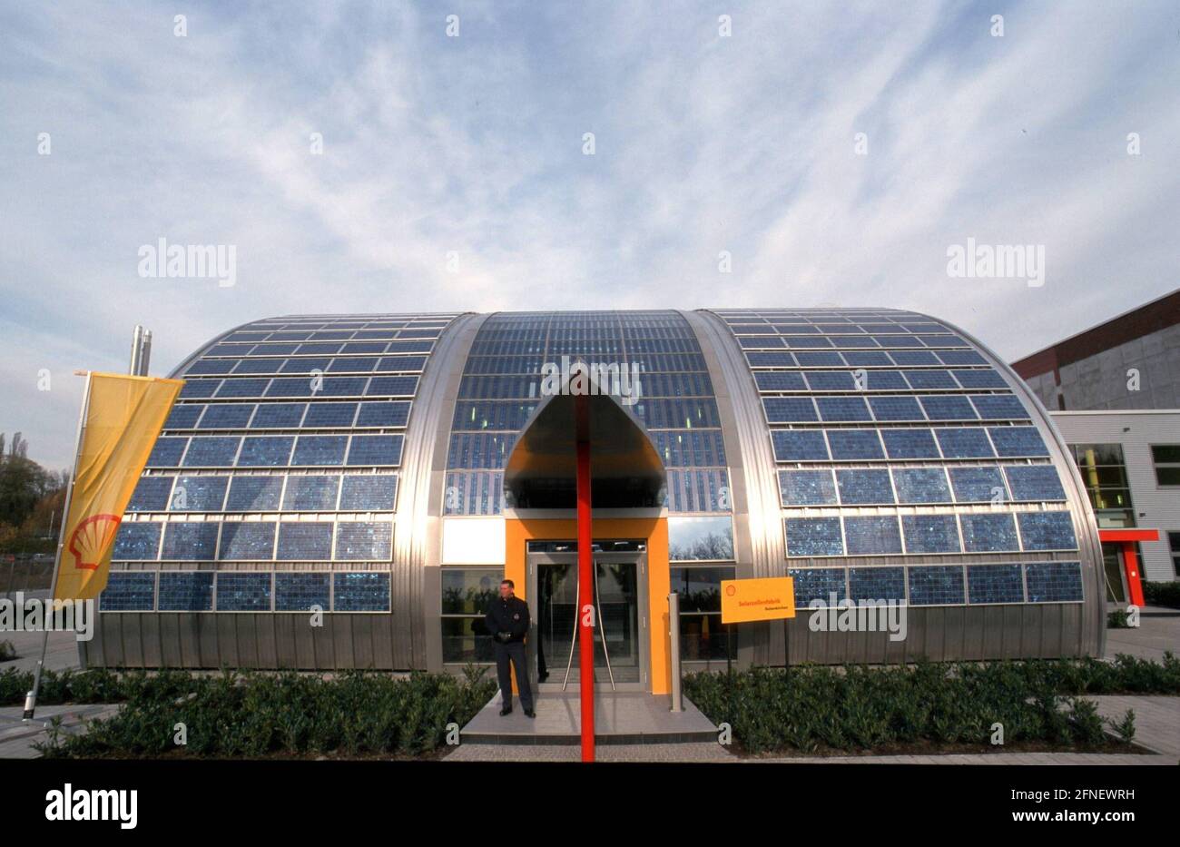 Solar cell factory of Shell Solar GmbH in Gelsenkirchen with a fully ...