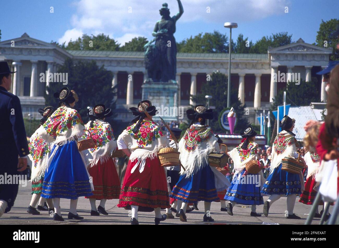 Traditional costume parade for the opening of the Oktoberfest on the ...