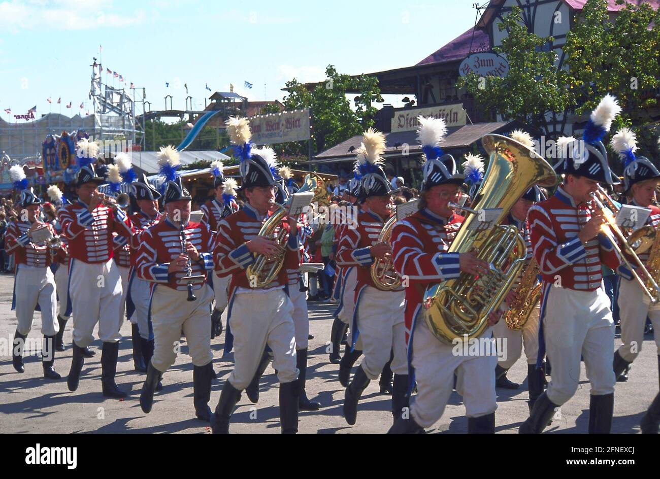 Oktoberfest munich band hi-res stock photography and images - Alamy