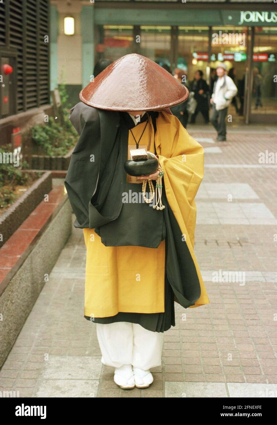 The mendicant hi-res stock photography and images - Alamy