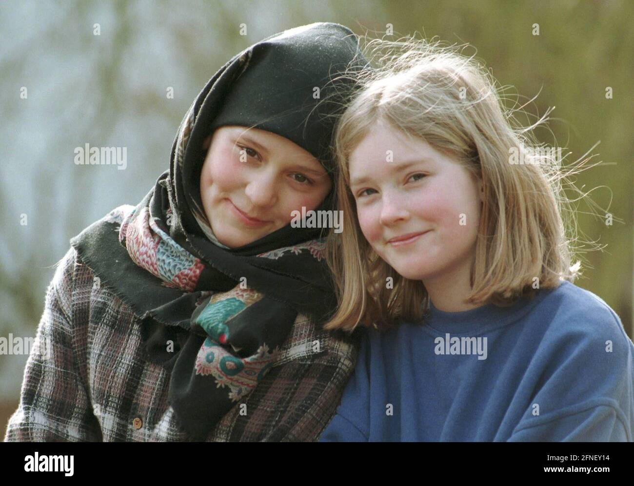 Friendship between a Turkish and a German girl. [automated translation ...