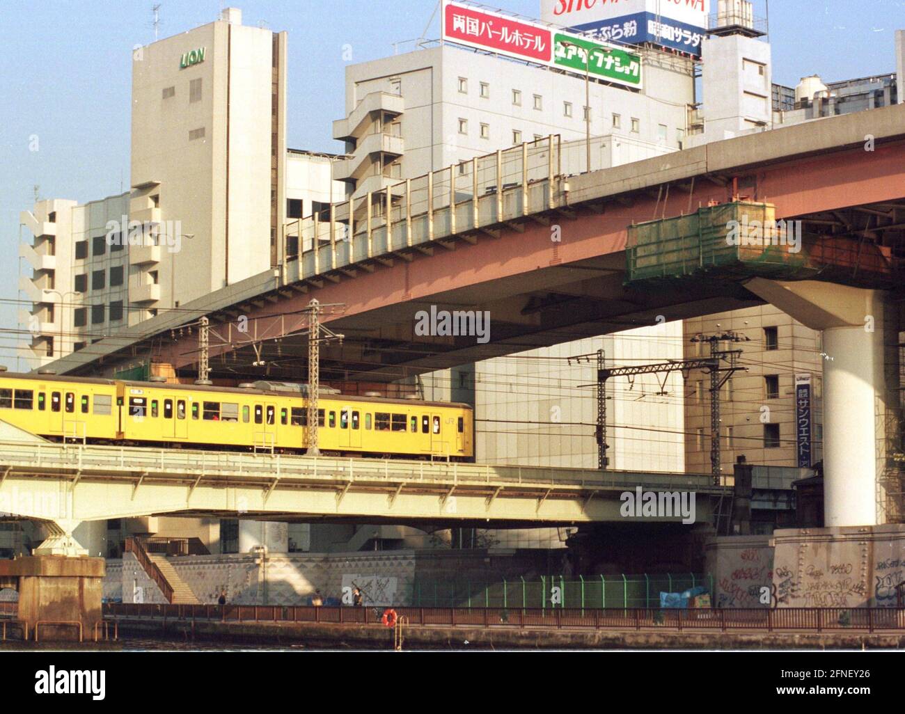 Bridge over sumida hi-res stock photography and images - Alamy