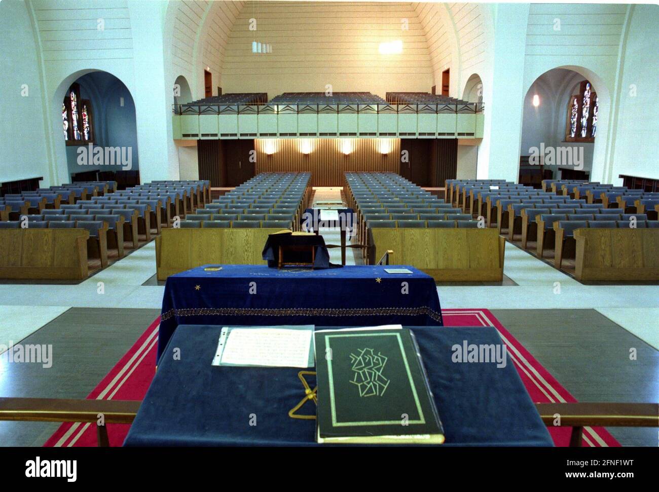 The large prayer room of the Cologne synagogue. January 1995 [automated ...