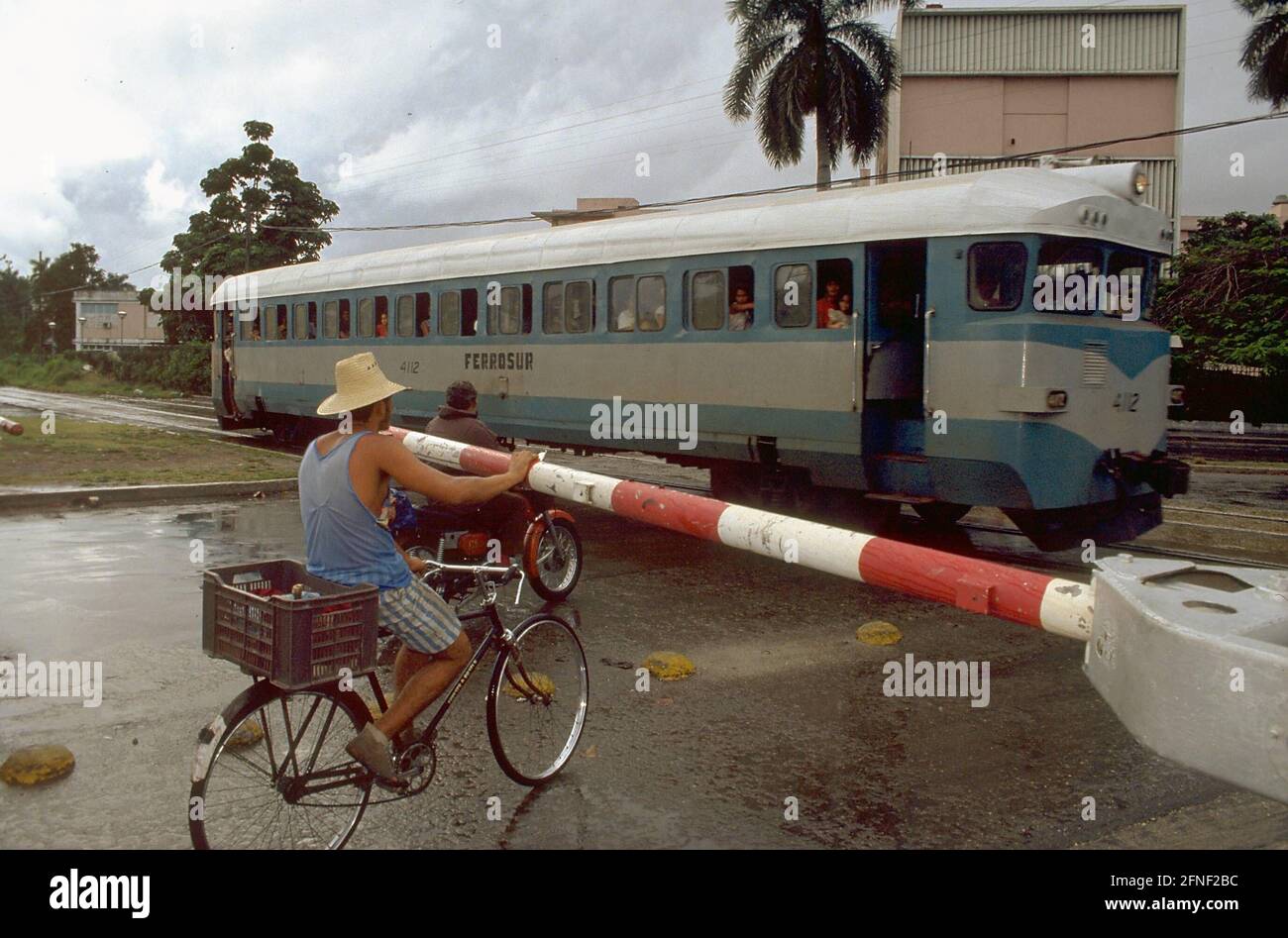 Cuban railway hi-res stock photography and images - Alamy