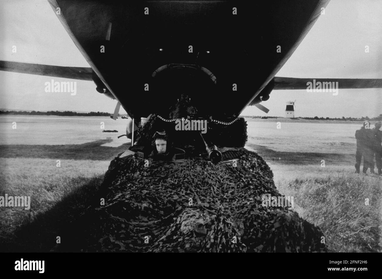 Maneuver tank ramp hi-res stock photography and images - Alamy