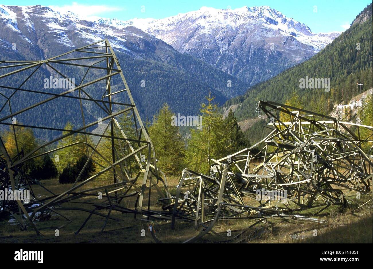 Destroyed power pole on Furnace Pass Road. [automated translation ...