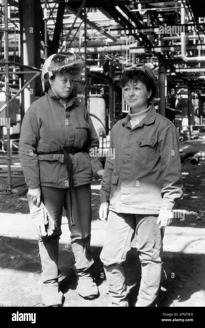 Two welders at the Leuna works near Merseburg. [automated translation ...