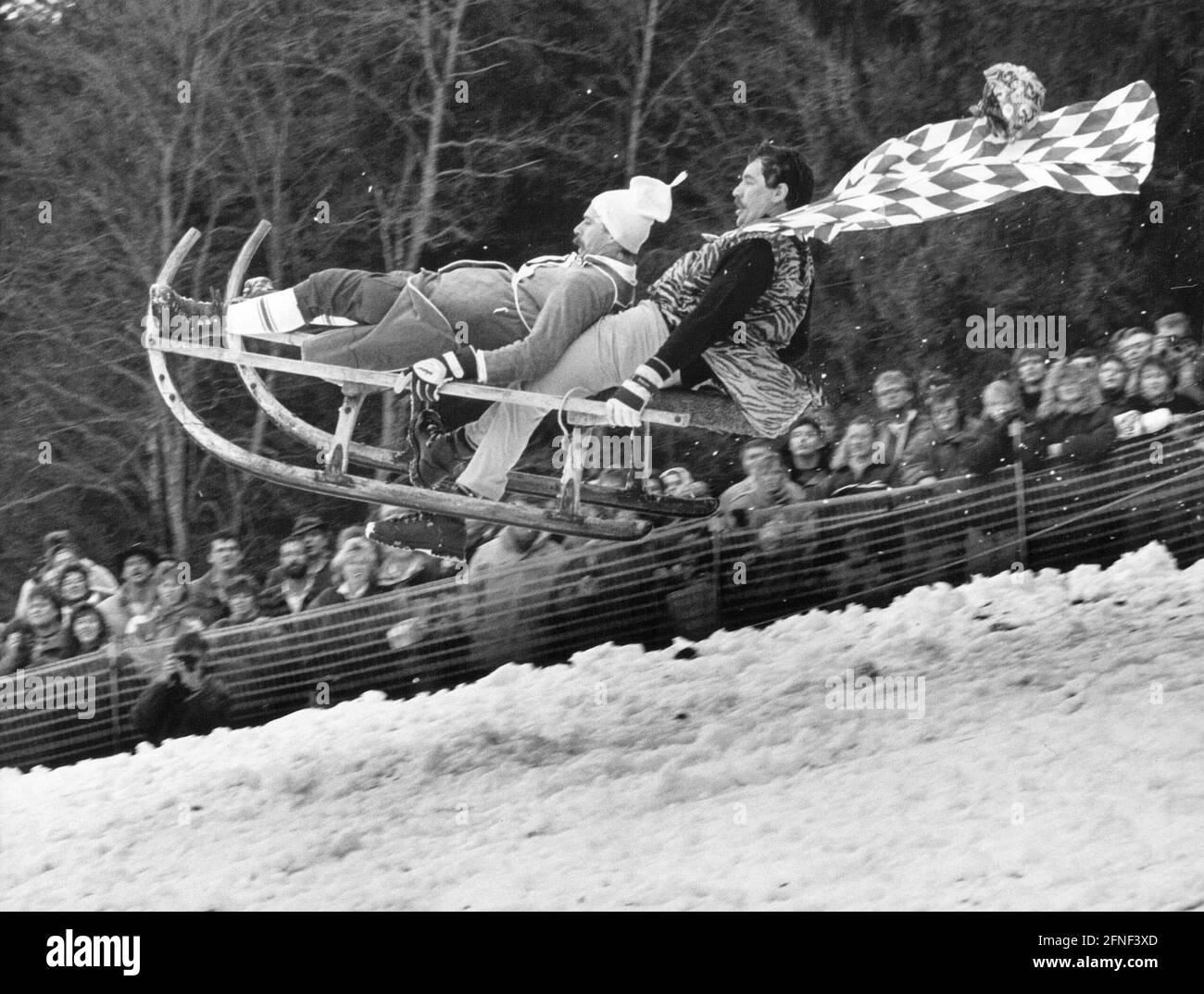 Race of sleds with hay hi-res stock photography and images - Alamy