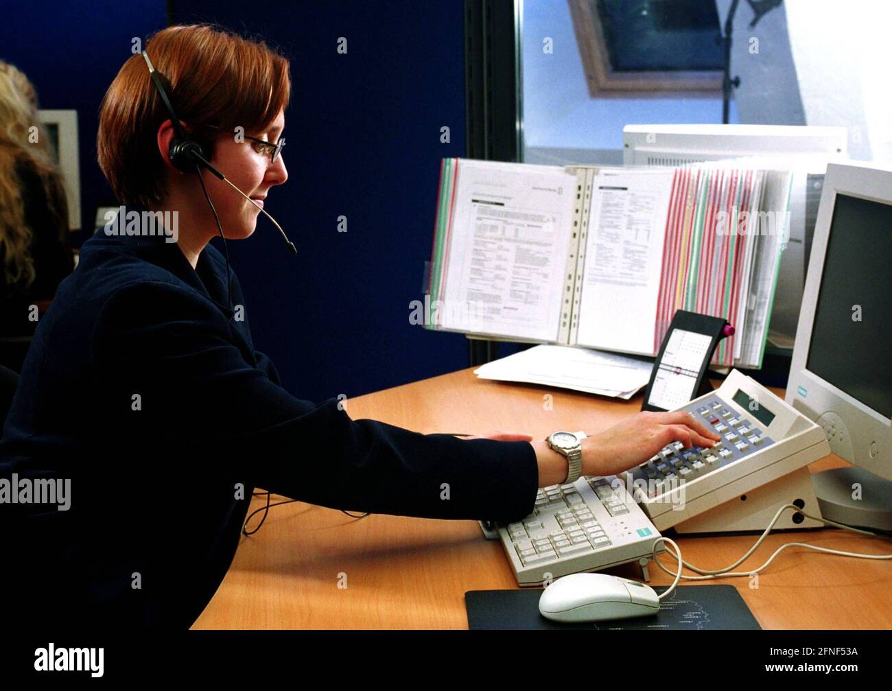 Call center deutsche bank 24 hi-res stock photography and images - Alamy