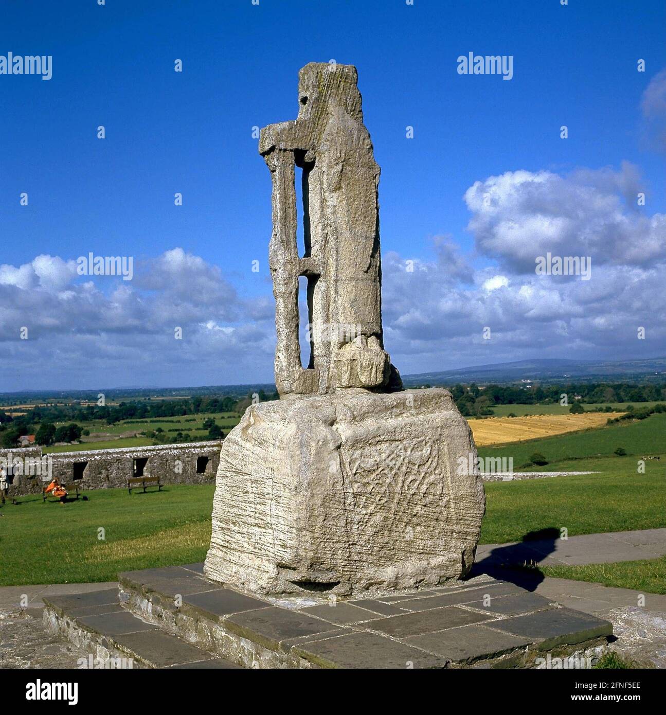 St. Patrick's Cross on the Rock of Cashel. [automated translation ...