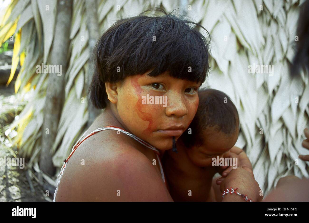 Yanomami woman hi-res stock photography and images - Alamy