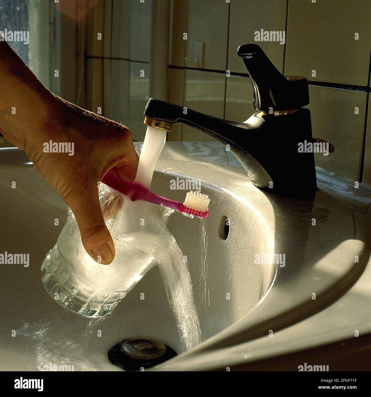 Water - drinking water, brushing teeth, the toothbrush glass is rinsed ...