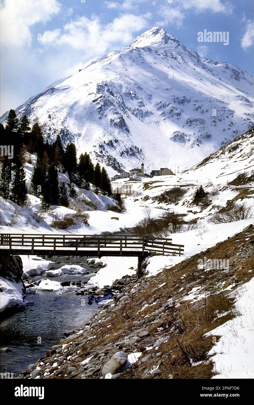 Mountain landscape in the Inner Ötz Valley of the Ötztal Alps ...