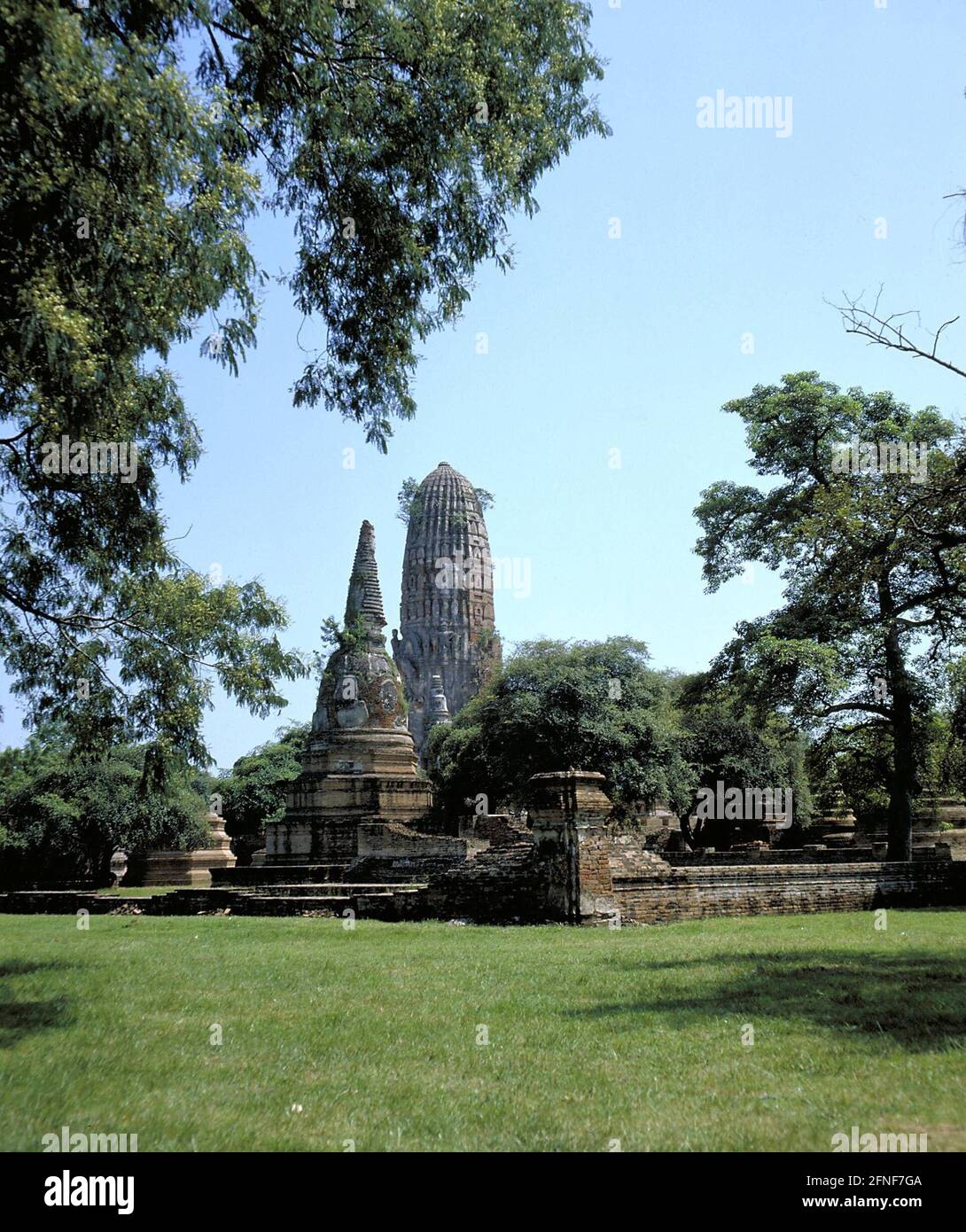 Temple ruins in the former capital of the Kingdom of Siam (1350-1767 ...