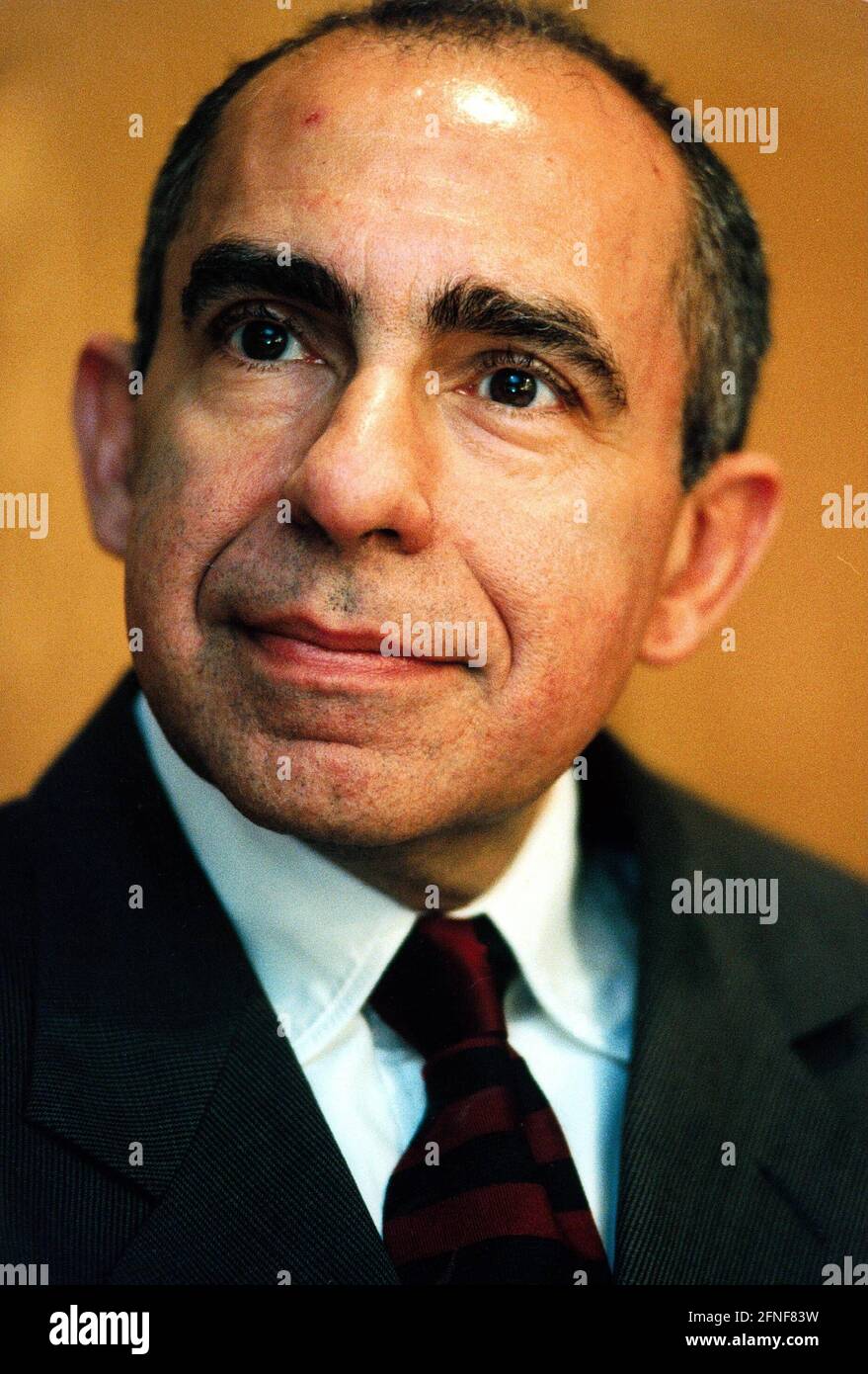 Mario Garcia, American magazine designer. [automated translation] Stock ...