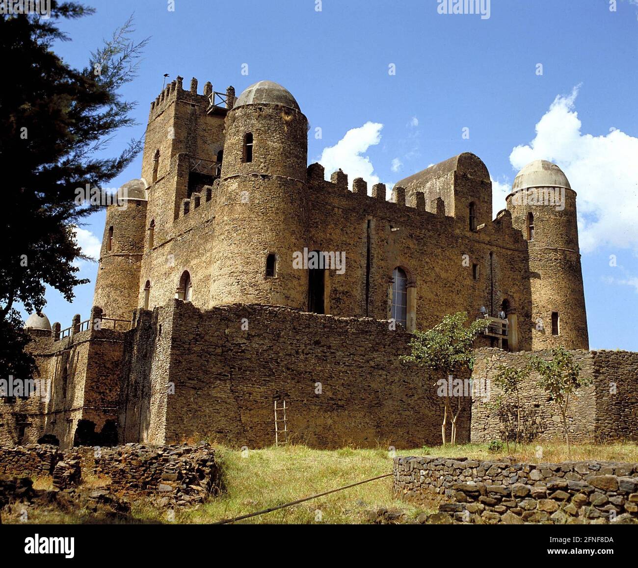 "Palace of the Ethiopian emperor Fasiladas, the so-called ""Gemp"" in ...