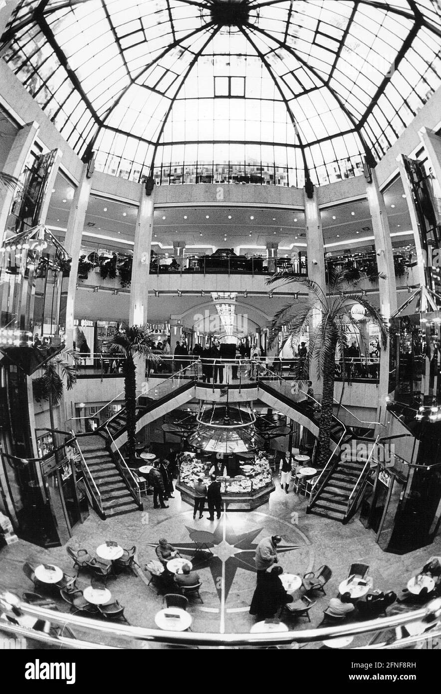 Atrium in the Kö-Galerie shopping centre. [automated translation] Stock ...