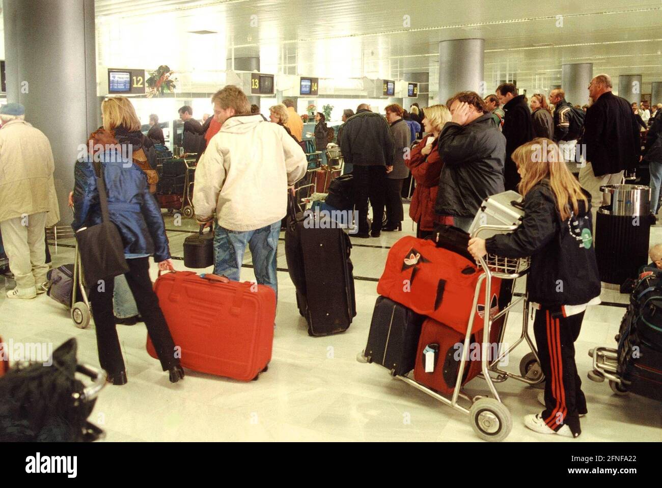Holidaymaker tourist return flight from Spain/Fuerteventura. [automated ...