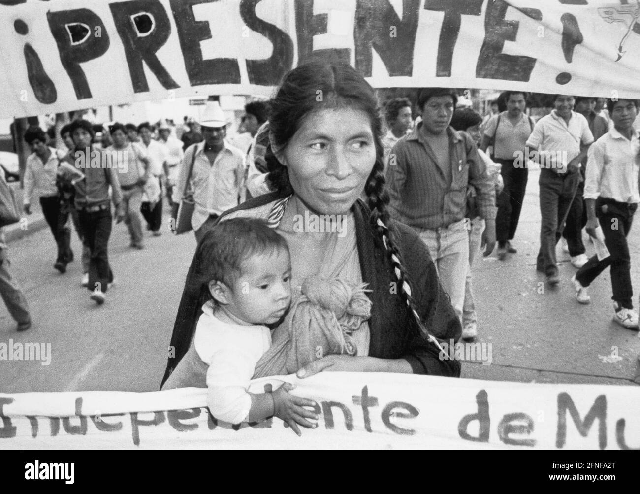 Zapatista uprising 1994 hi-res stock photography and images - Alamy