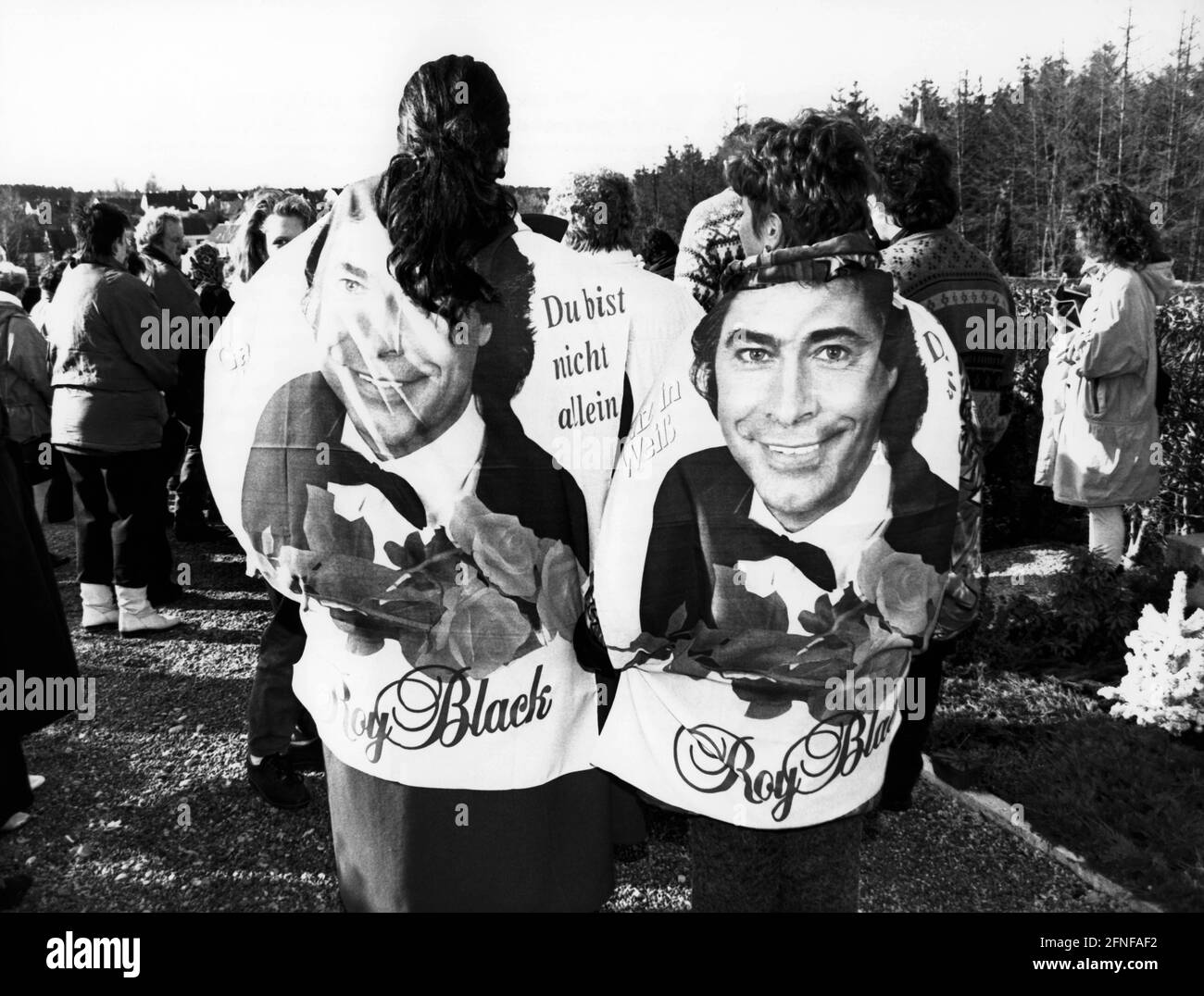 Black visit hi-res stock photography and images - Alamy