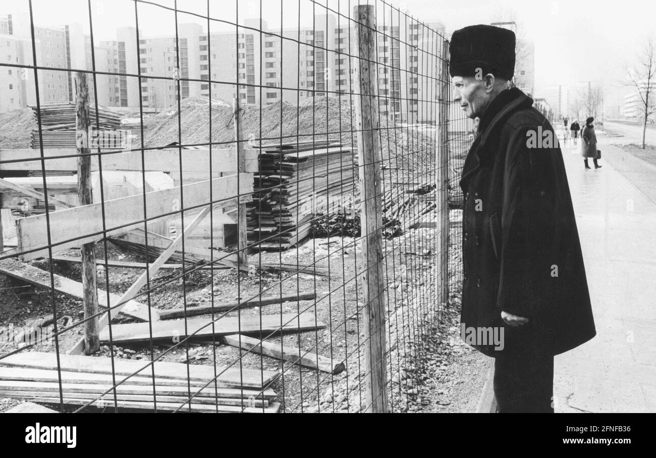 Construction fence for the demarcation of a construction site in ...