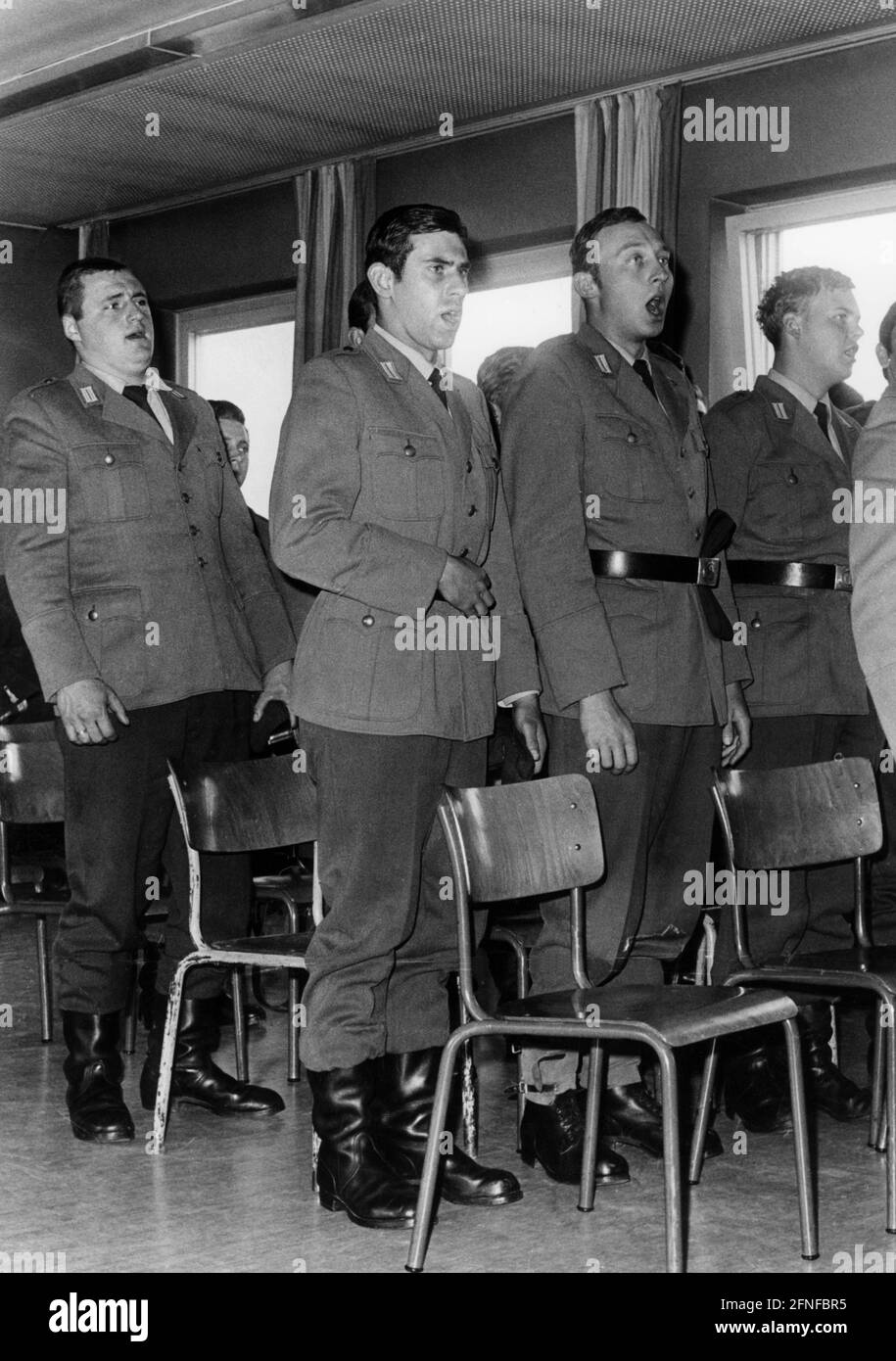 Soldiers singing together (undated recording). [automated translation ...