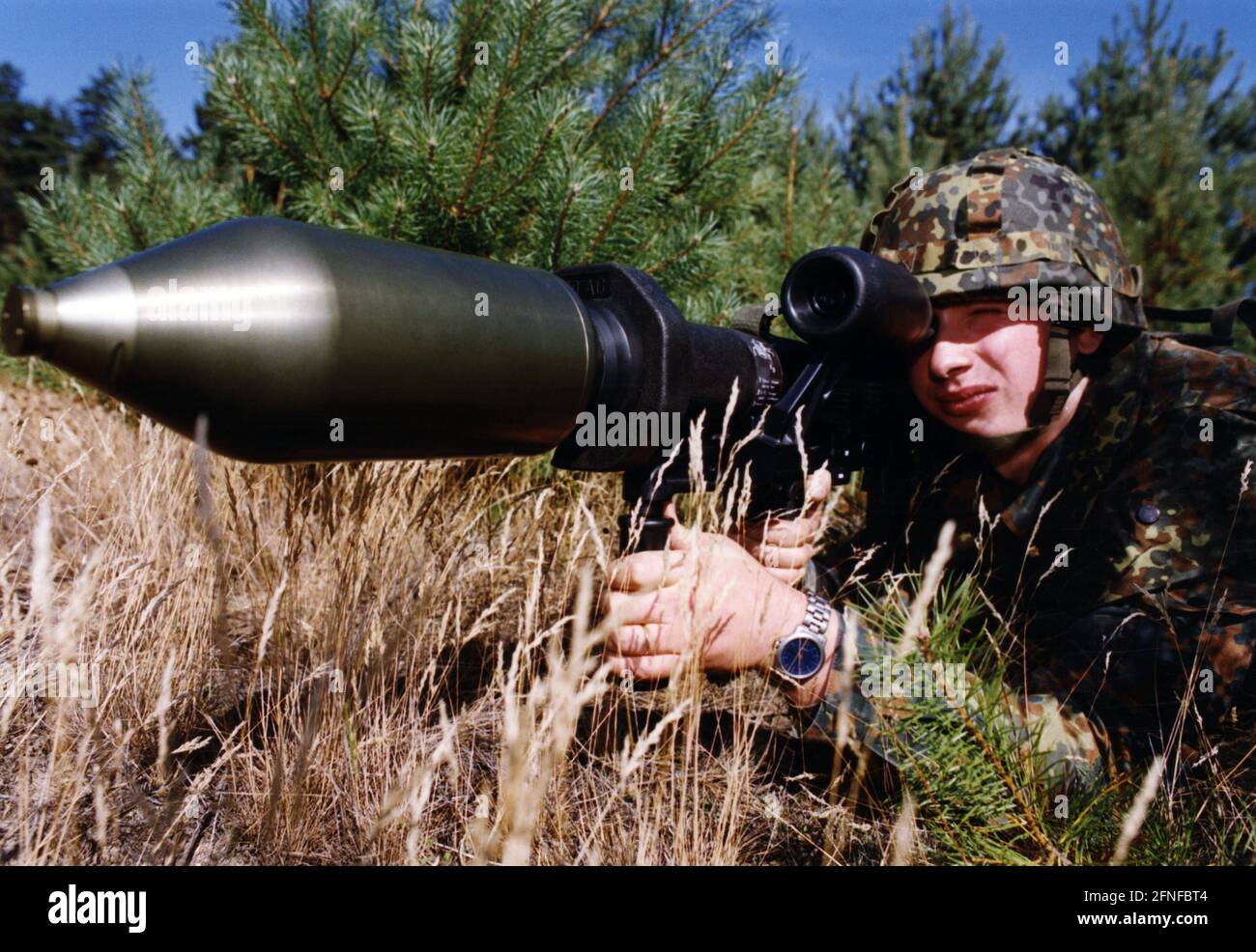 Anti tank weapons hi-res stock photography and images - Alamy