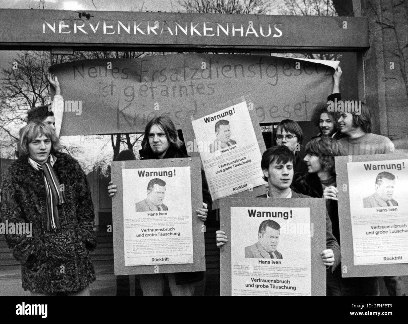 Hospital poster 70s hi-res stock photography and images - Alamy