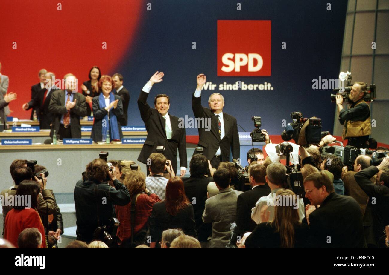 Spd party wave hi-res stock photography and images - Alamy