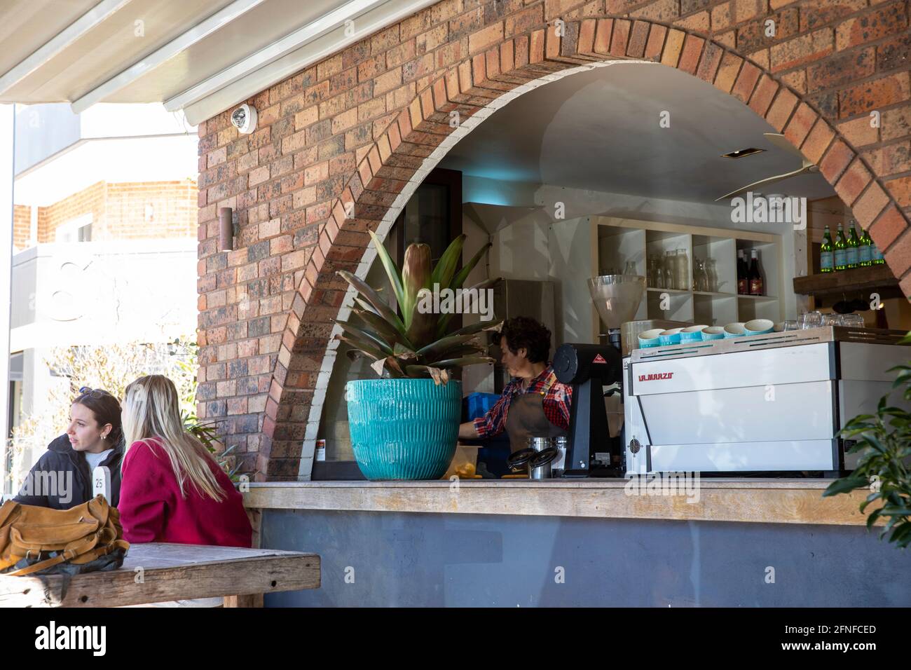 Young people sydney cafe hi-res stock photography and images - Alamy