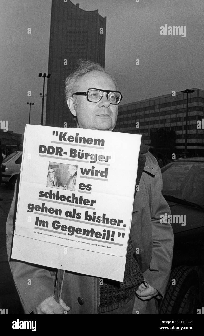 Monday demonstrations in leipzig hi-res stock photography and images ...