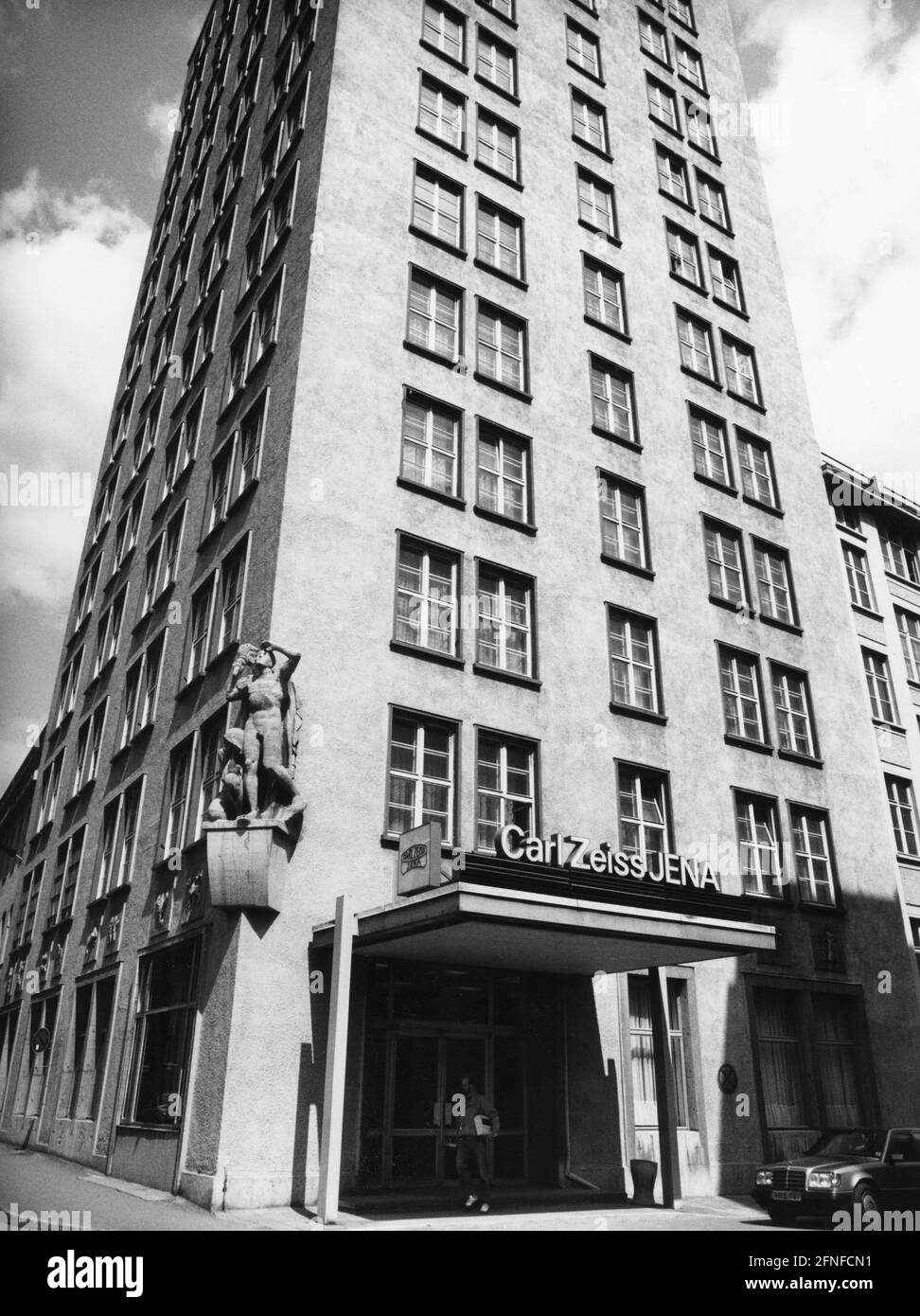 The main entrance to the Zeiss high-rise building at Carl-Zeiss-Platz ...