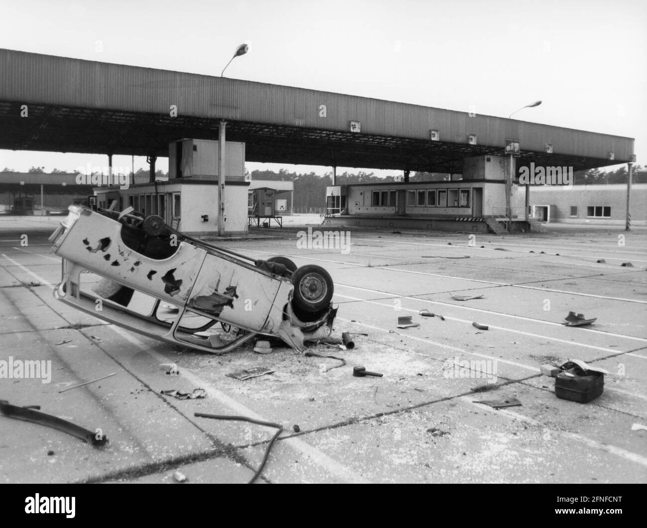 The abandoned Drewitz-Dreilinden border crossing in the Berlin district ...