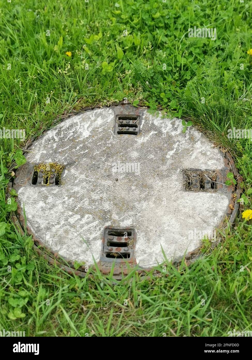 Manhole cover water supply hi-res stock photography and images - Alamy