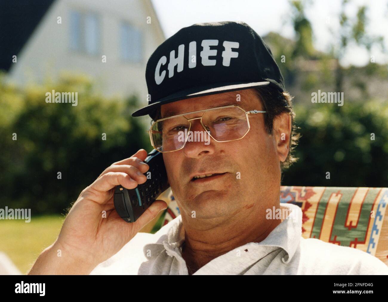 Dr. Klaus Kinkel, German Foreign Minister, on vacation in Holland ...