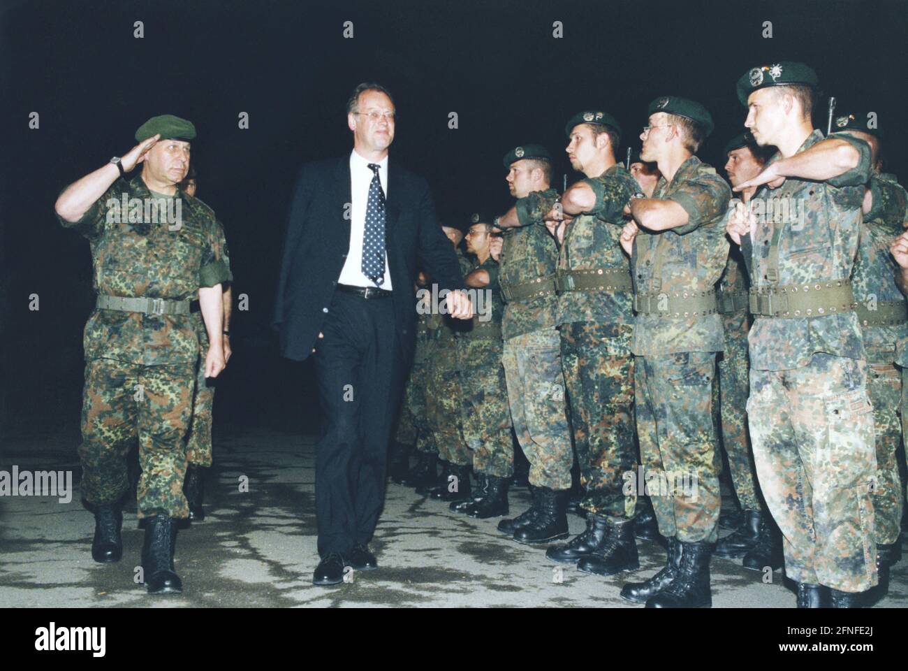 Yugoslav army hi-res stock photography and images - Alamy
